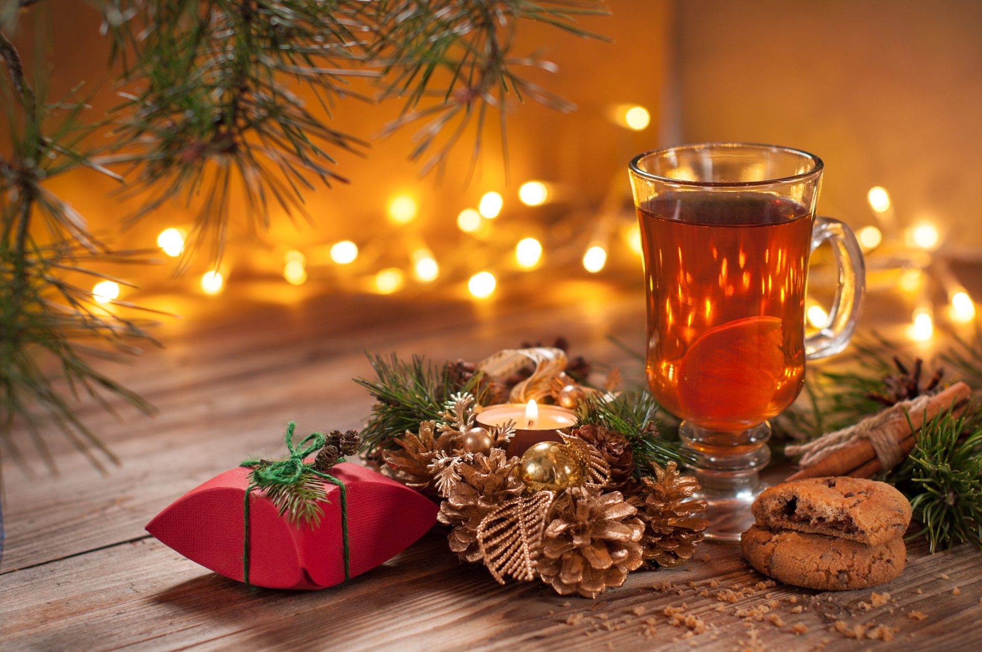 Celebrate the Festive Season with Christmas Teas - It's Tea